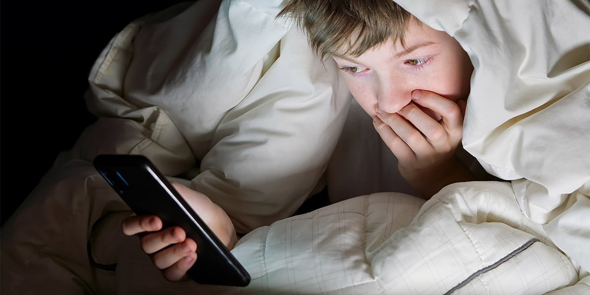 How to Protect Your Child from Screen Addiction - Safes